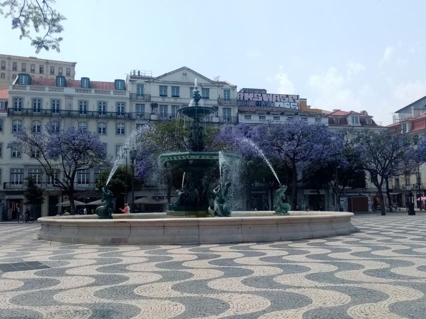 Lisbon: Private Tuk Tuk tour of the historic neighbourhoods - What’s Included and What’s Not?
