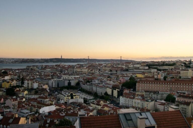 Lisbon: Private Walking Tour with Professional Photoshoot - Detailed Breakdown of the Itinerary
