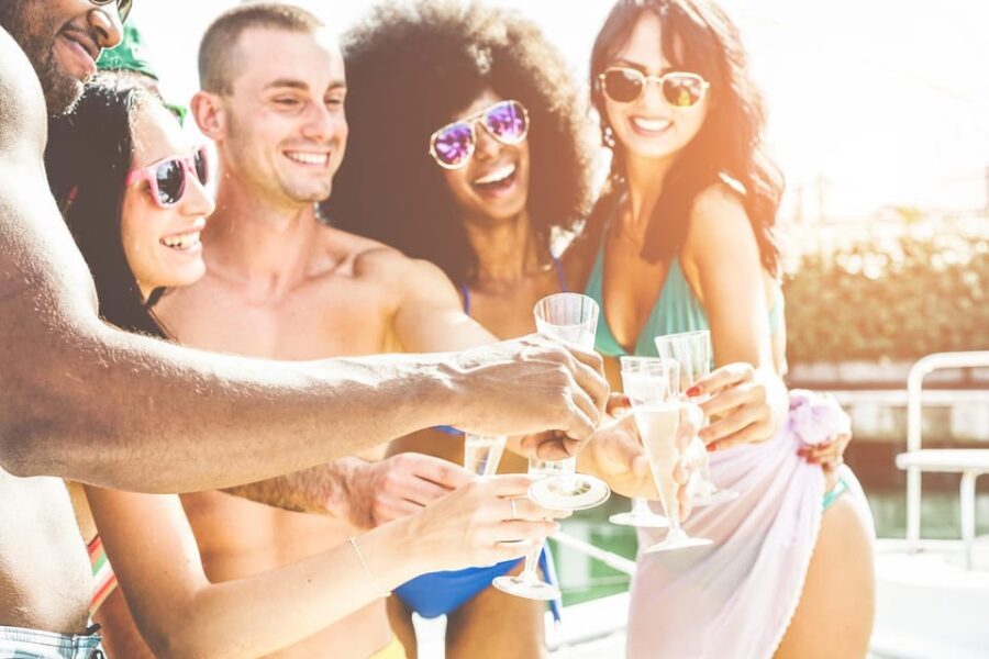 Lisbon: Sightseeing Cruise with Open Bar, DJ & Swim Stop - Detailed Breakdown of the Itinerary
