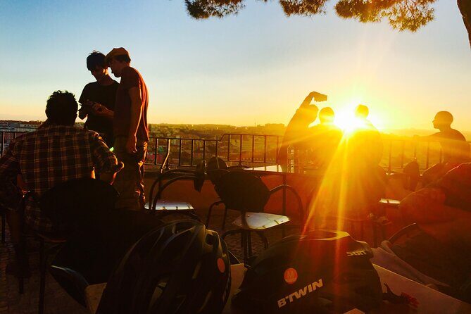 Lisbon Tour by Night with Electric Bikes - Detailed Breakdown of the Itinerary