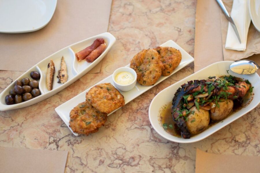 Lisbon Traditional Portuguese Food and Sightseeing Tour - Why This Tour Works Well