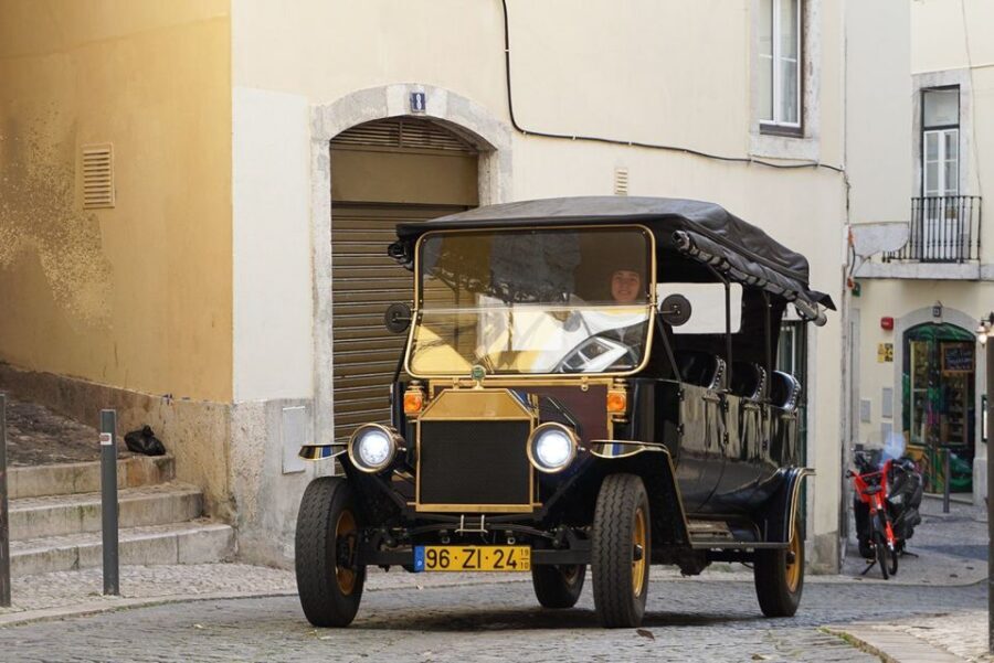 Lisbon: Vintage vehicle replica Romantic Private Tour - Why This Tour Works Well