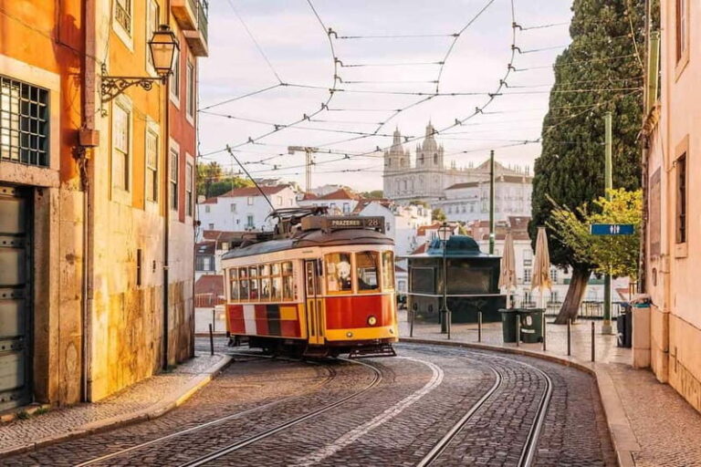 Lisbon: Walking Tour in Chinese - What Makes This Tour Valued for Travelers