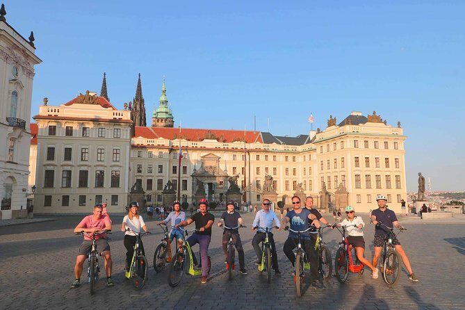 Live-Guided 180 min Glorious e-Scooter and eBike tour - Price and Value