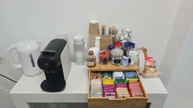 Liverpool: Crochet Class for Beginners With Tea and Cake - Detailed Breakdown of the Itinerary