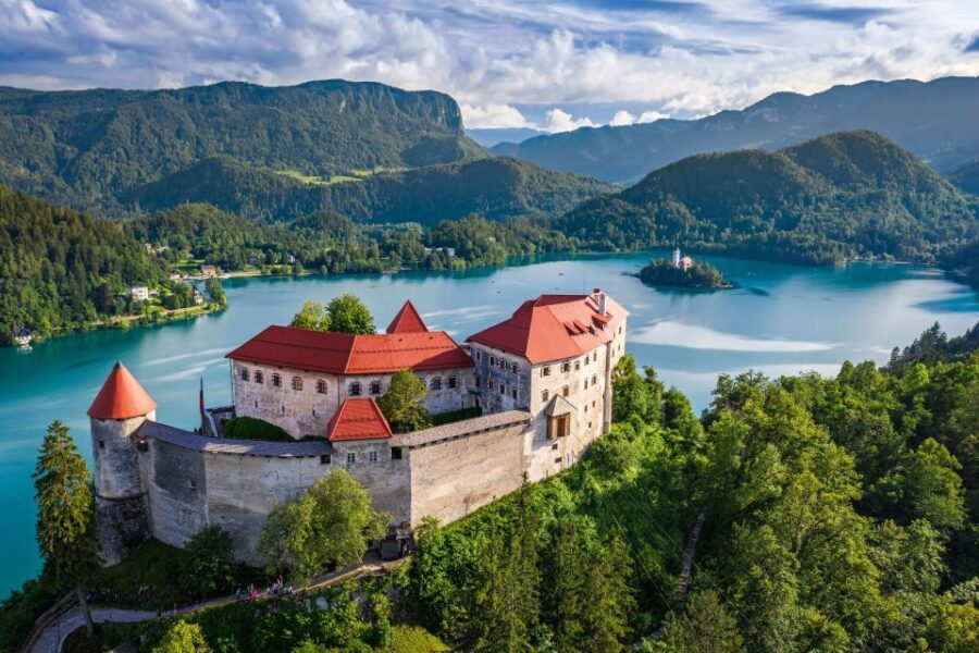 Ljubljana: Lake Bled Experience small group half-day tour - Deep Dive into the Itinerary