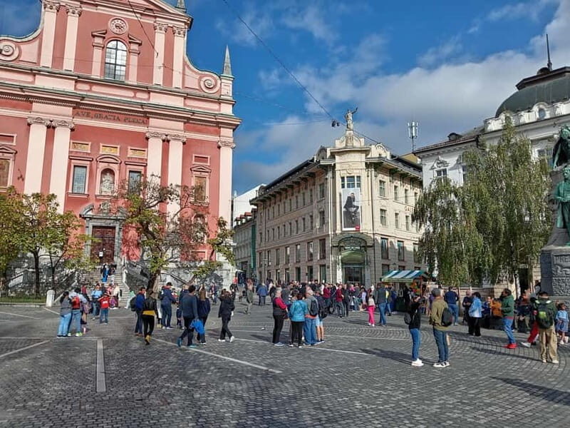 Ljubljana: Old Town Guided Walking Tour in French - Is This Tour Right for You?