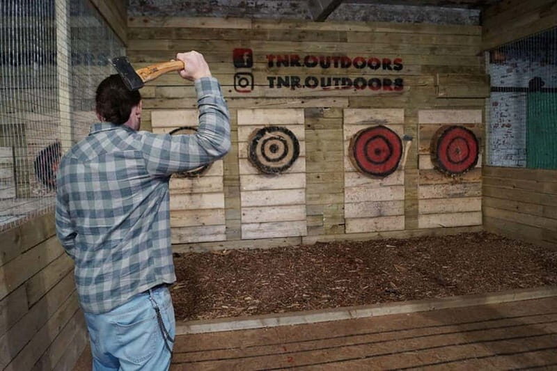 Llangollen: 30-Minute Axe Throwing Session - What to Expect – A Step-by-Step Breakdown