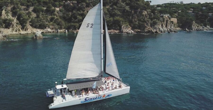 Lloret de Mar: Sunset Catamaran Cruise with DJ and Drinks - What to Expect on the Sunset Catamaran Cruise
