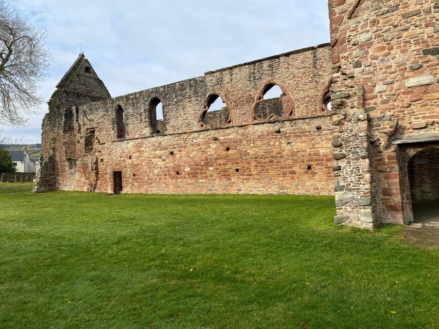 LOCH NESS, CULLODEN, AND CLAVA CAIRNS TOUR. From Invergordon - Logistics, Value, and Personal Touches