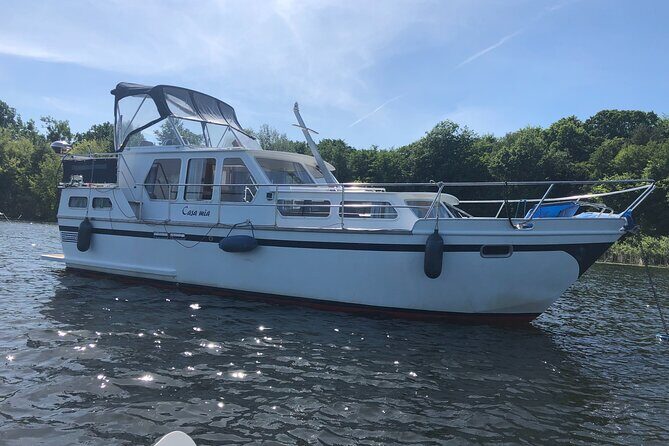 LOCK TOUR Incl. skipper Potsdam - What You Can Expect During the Experience
