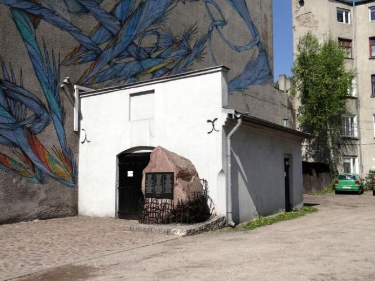 Lodz: Jewish Heritage Private Tour - The Experience and What It Means for You