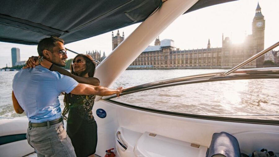 London: 2 hour private luxury yacht hire on the River Thames - The Breakdown of the Itinerary & Experience