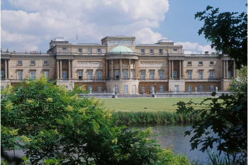 London: Buckingham Palace and Tea at Royal Horseguards Hotel - The Garden and Additional Tickets