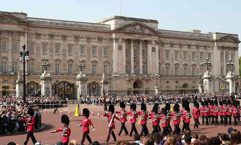 London: Changing of the Guard Group Walking Tour - The Practical Details