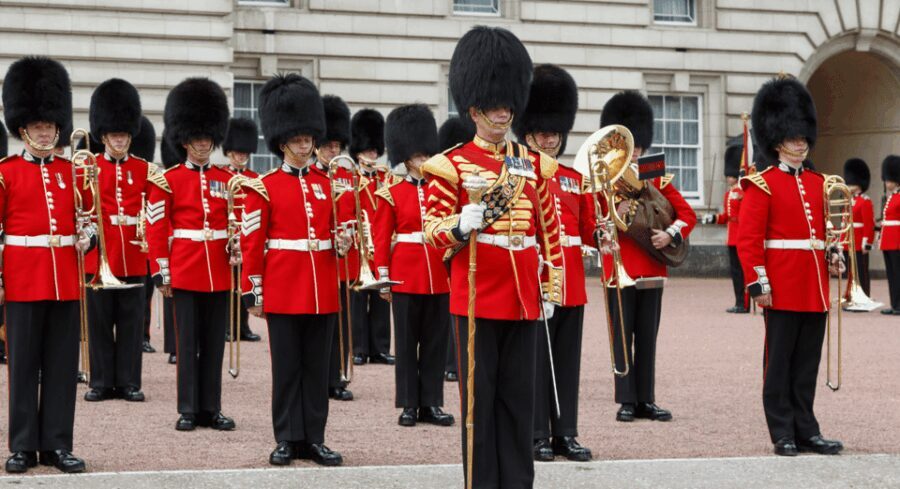 London: Changing of the Guard & Royal London Walking Tour - A Deep Dive into the Experience