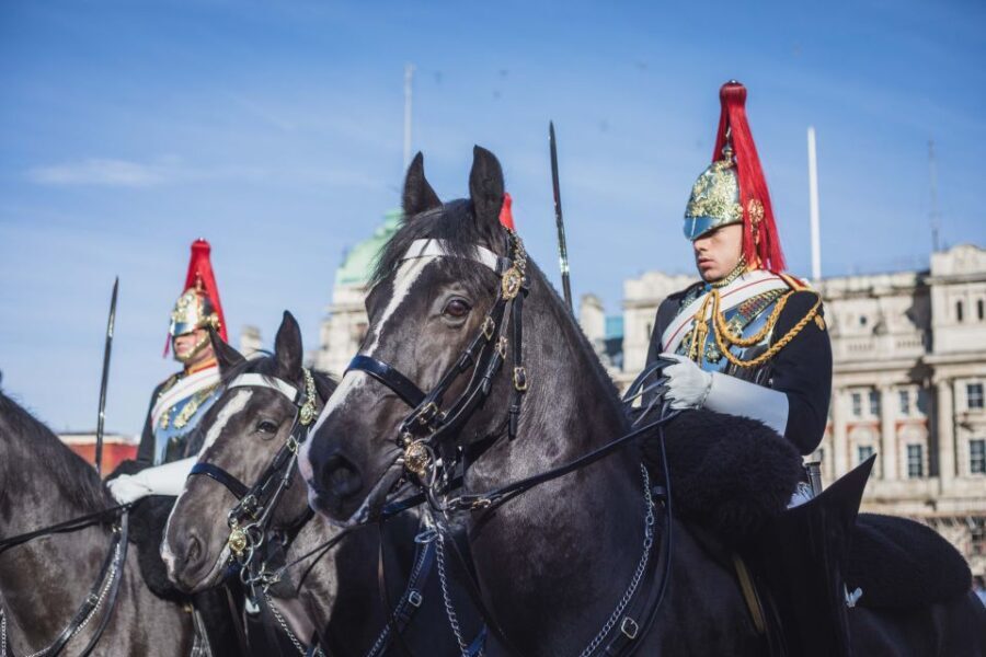London: Changing of the Guard Walking Tour - An In-Depth Look at the Tour Experience