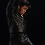 London: Dinner Cruise with Elvis Tribute on the Thames River - Inside the Meal and Entertainment