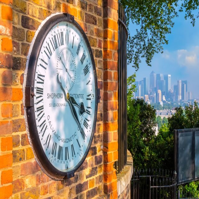 London: Greenwich Highlights Private Tour and Thames Cruise - Major Landmarks and Their Stories