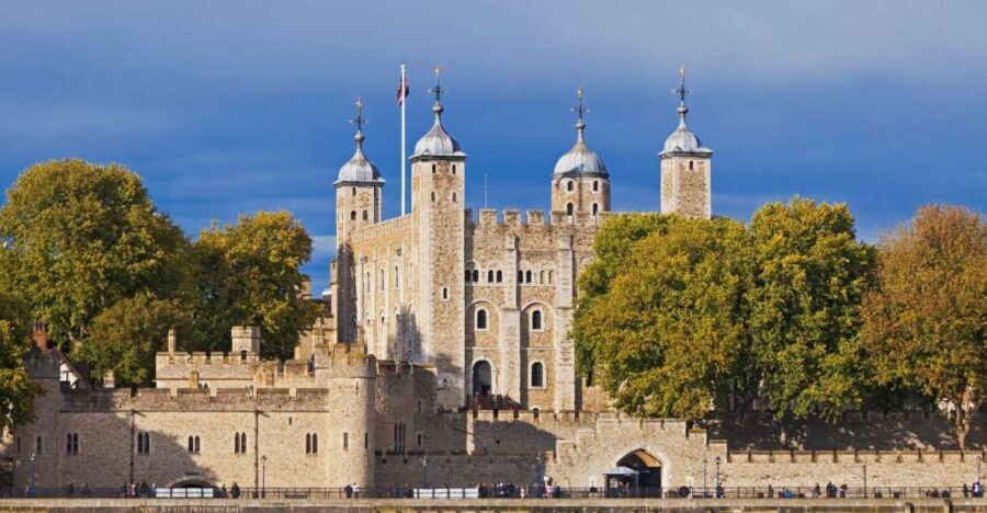 London: Harry Potter Walking Tour and Tower of London Entry - A Detailed Look at the Harry Potter Walking Tour and Tower of London