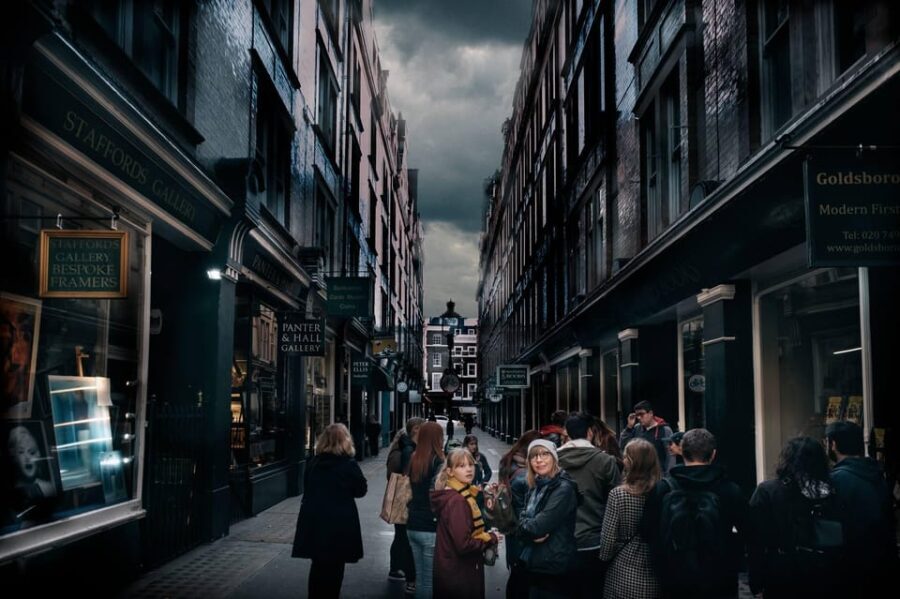 London: Harry Potter Walking Tour in German - Transportation Choices: Boat or Underground