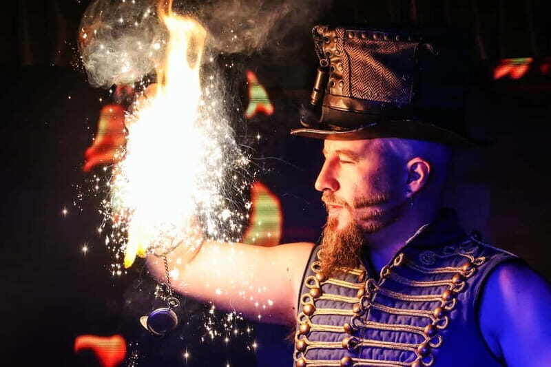 London: Kabaret Exposé - The Audience and How It Fits