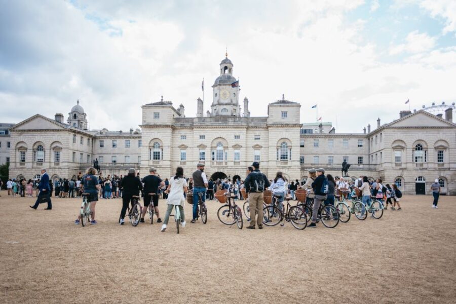 London: Landmarks & Secrets Bike Tour with Pub & Street Art - What Makes This Tour a Great Choice?