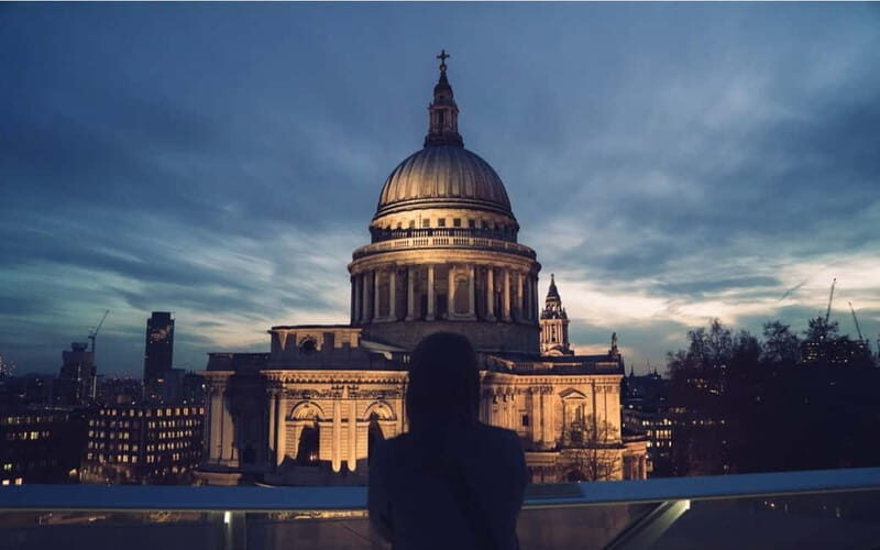 London: London's Burning ! Great Fire Of London Walking Tour - The Monument to the Great Fire