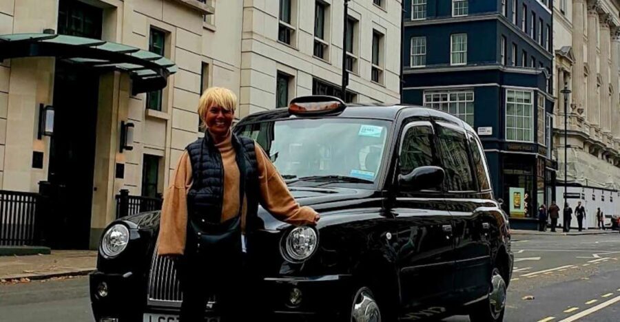 London: Monuments & Back Streets Guided Tour in Black Taxi - Why Choose This Tour?