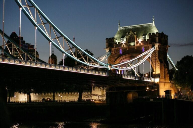 London: Murder Mystery Cruise With 3-Course Dinner - The Landmarks: Sights from the Water