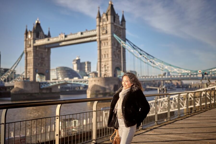 London: Private 30-Minute Photo Shoot at Tower Bridge - Analyzing the Cost and Value