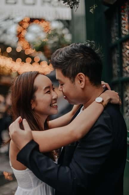 London: Private Engagement Photoshoot in the Big City - Pricing and Value