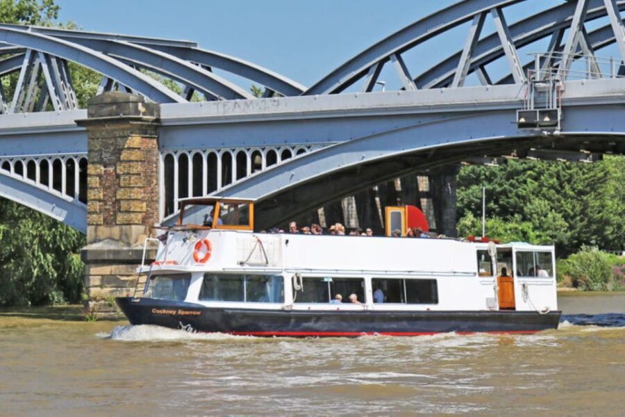 London: Richmond to Hampton Court River Thames Cruise - An In-Depth Look at the Experience