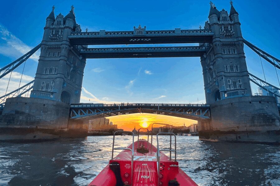 London: River Thames Sunset Speedboat Experience with Drink - Who Is This Tour Best For?