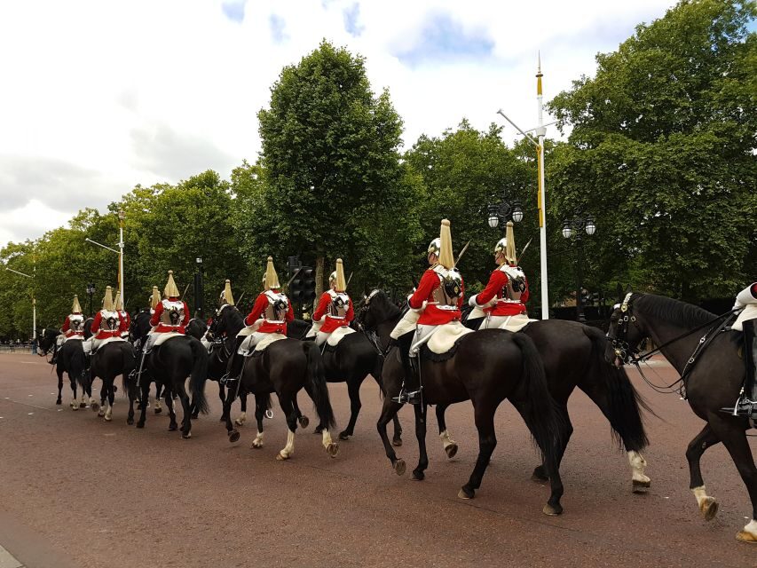 London: The Crown British Royalty Walking Tour - The Value in the Details