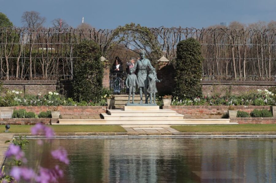 London: Three Palaces Walk & Tea at Kensington Palace - The Hidden Corners of St James’s