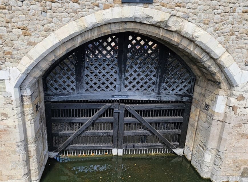 London: Tower of London Guided Tour with Boat Ride - The Itinerary: A Deep Look