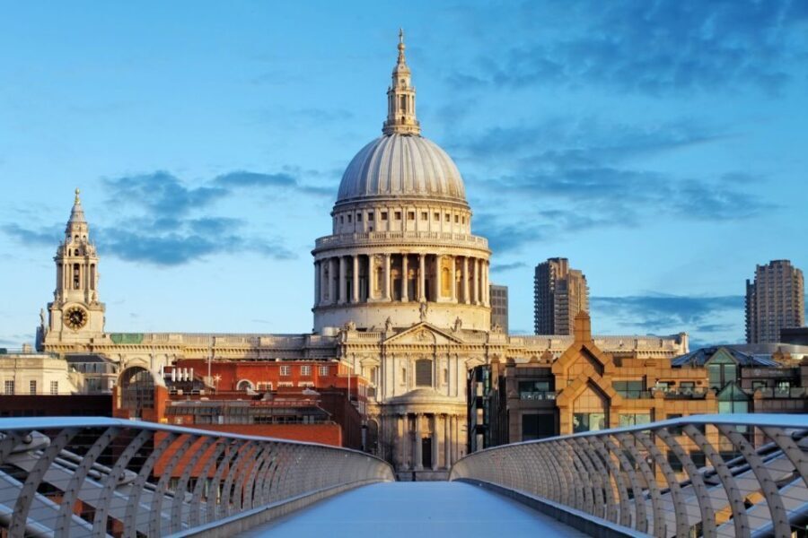 London Vintage Bus Tour and Cream Tea at Harrods - What to Expect: Practical Tips