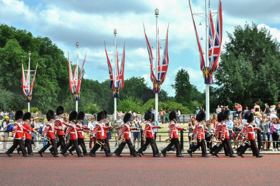 London Vintage Bus Tour, Thames Cruise, Fish & Chips - What Travelers Say