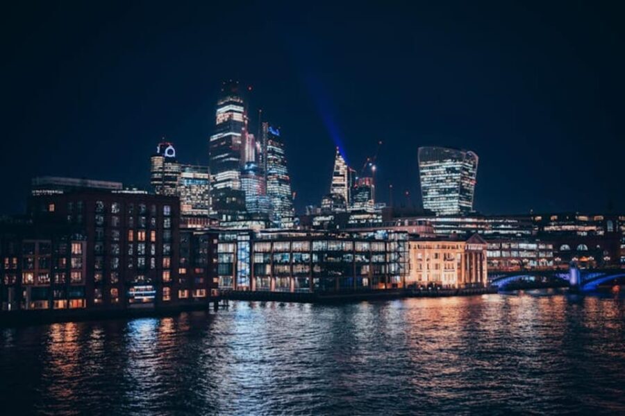 London: VIP Private Car Tour by Night - The Highlights in Detail