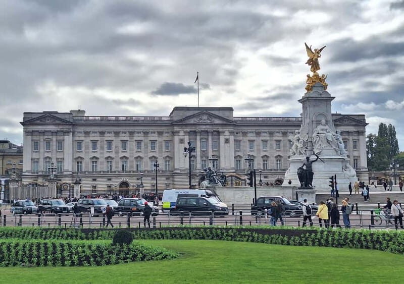 London Walking Tour: Buckingham Palace to Big Ben in 2 hours - What to Expect from the Experience