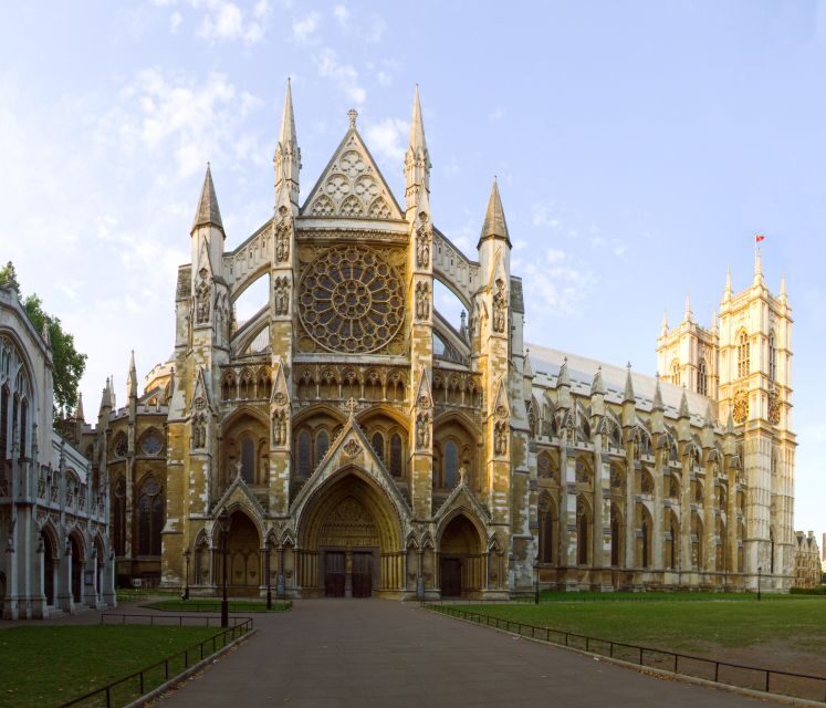 London: Westminster Abbey & Churchill War Rooms Walking Tour - The Practical Side: What to Expect