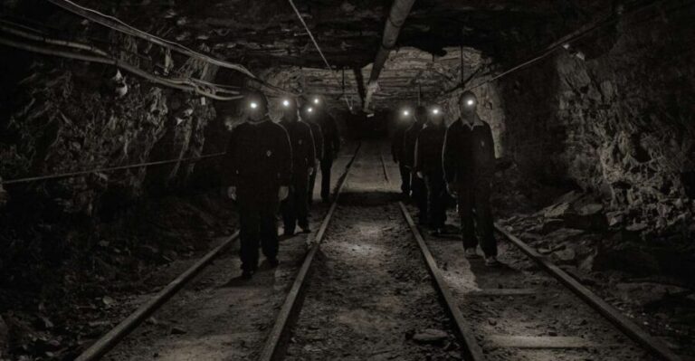 Longyearbyen: Historic Coal Mine Tour at Gruve 3 - Authentic, Engaging, and Educational