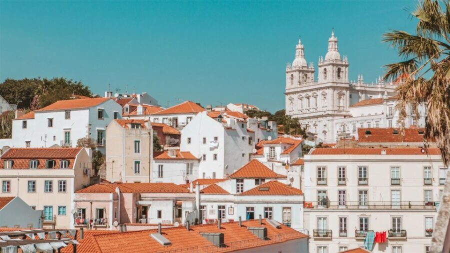 Lost in Alfama: Tour Through Lisbon's Labyrinthine Streets - The Itinerary: A Closer Look