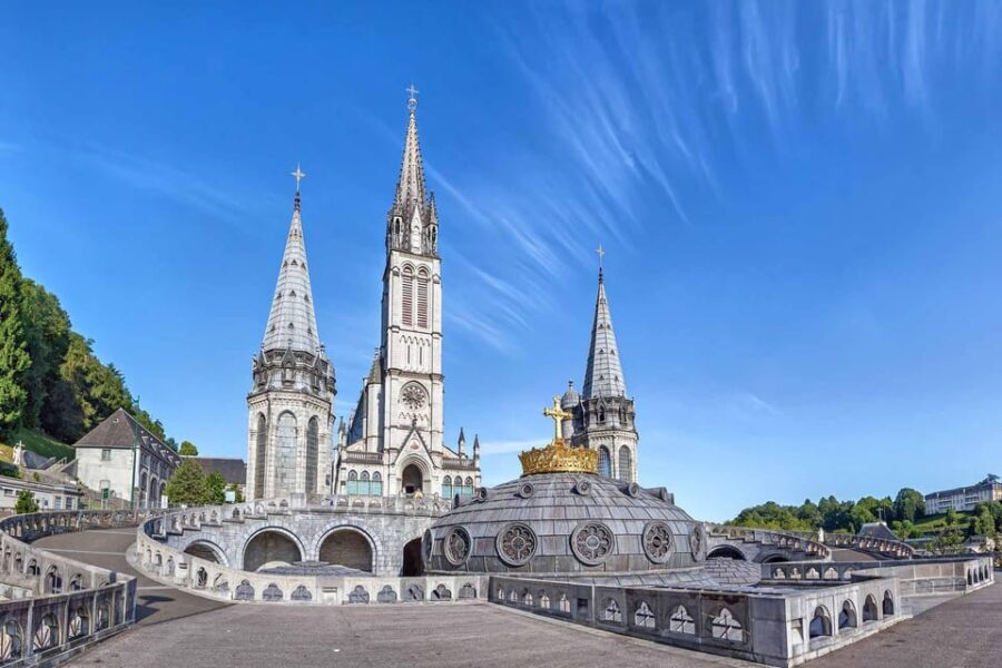Lourdes: Private Walking Tour with Local Guide - Why the Guided Approach Matters