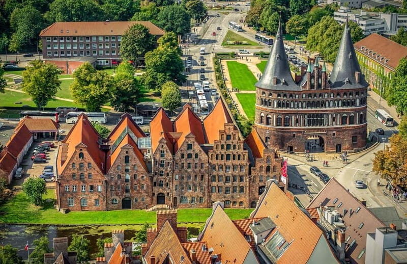 Lübeck: Private Christmas Market Tour - Who Should Join This Tour?