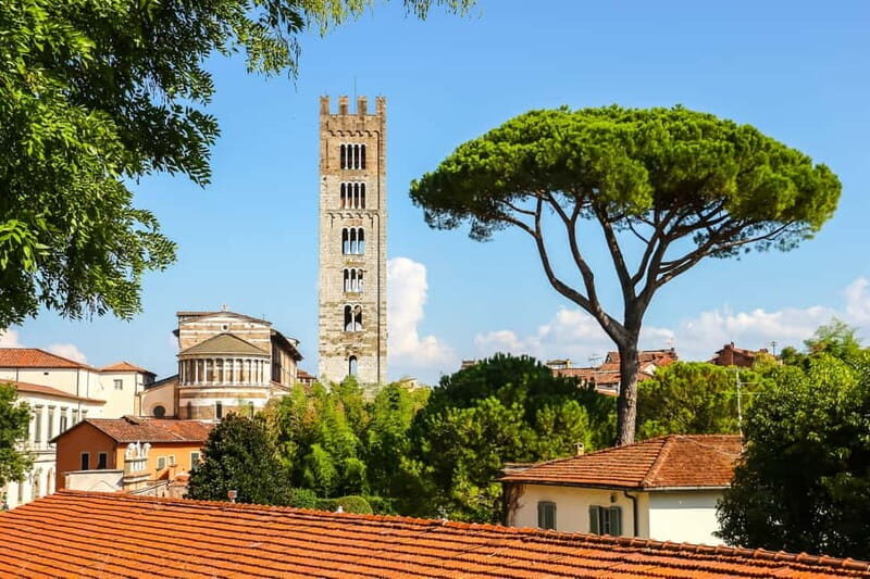 Lucca: 2-Hour Introductory Walking Tour with a Local - The Experience in Detail