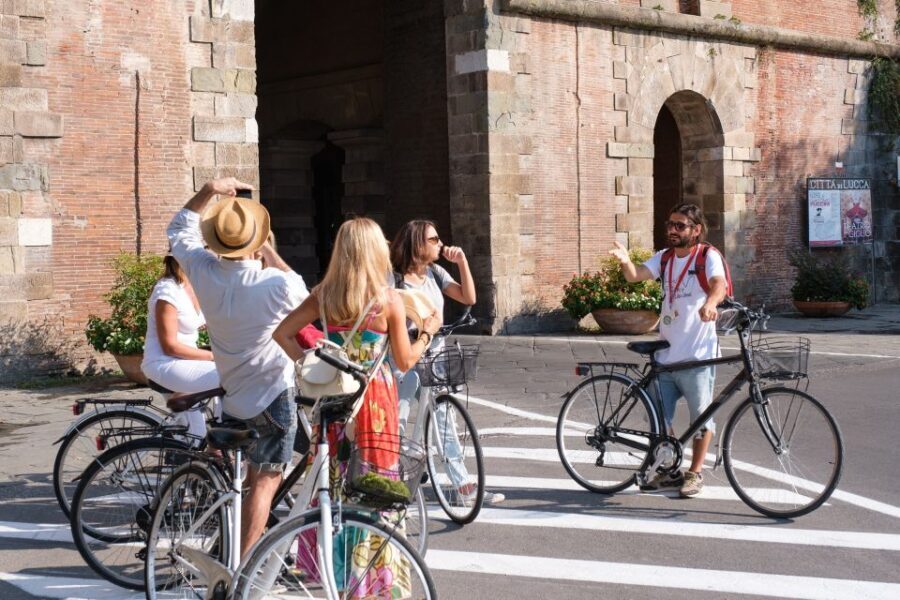 Lucca: 3-Hour Bikes & Bites Foodie Adventure like a Local - The Role of Guides & Group Experience