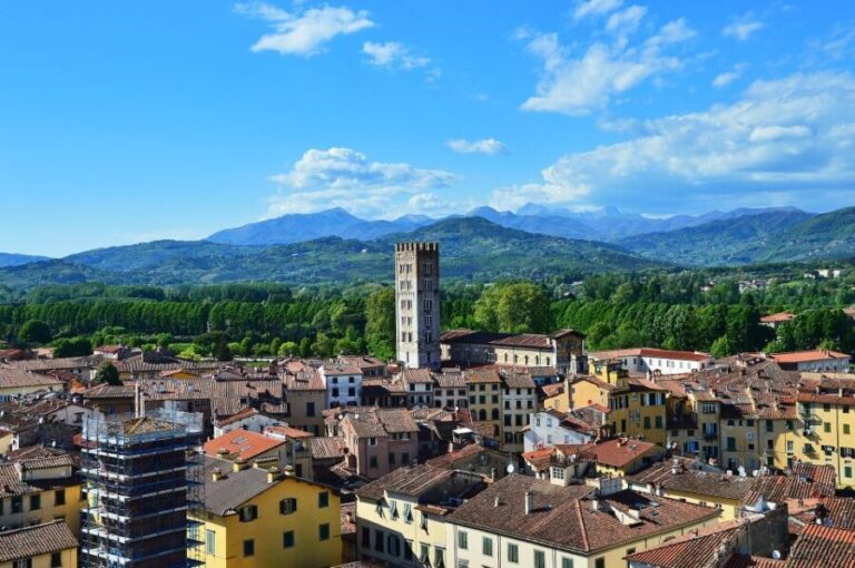 Lucca: City Highlights Walking Tour - Exploring Lucca’s Fortress Walls and Historic Heart