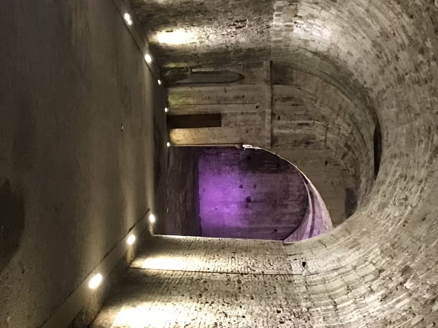 Lucca: Guided City by Night Walking Tour - The Experience of a Guided Tour